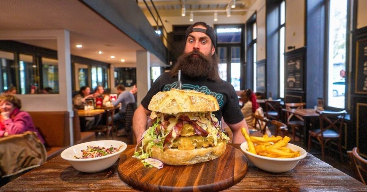 Giant Burger Challenge at Huggys / Beardtown
