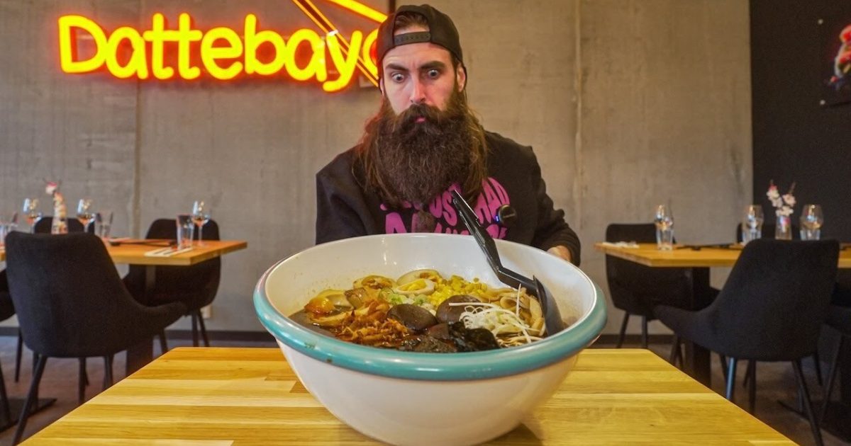 Super Ramen Challenge at Dattebayo / Beardtown