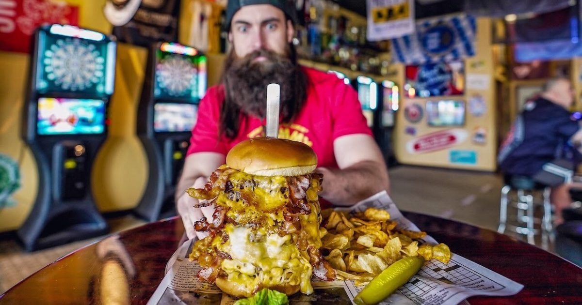 Half Barrel Burger Challenge at Roque Pub / Beardtown